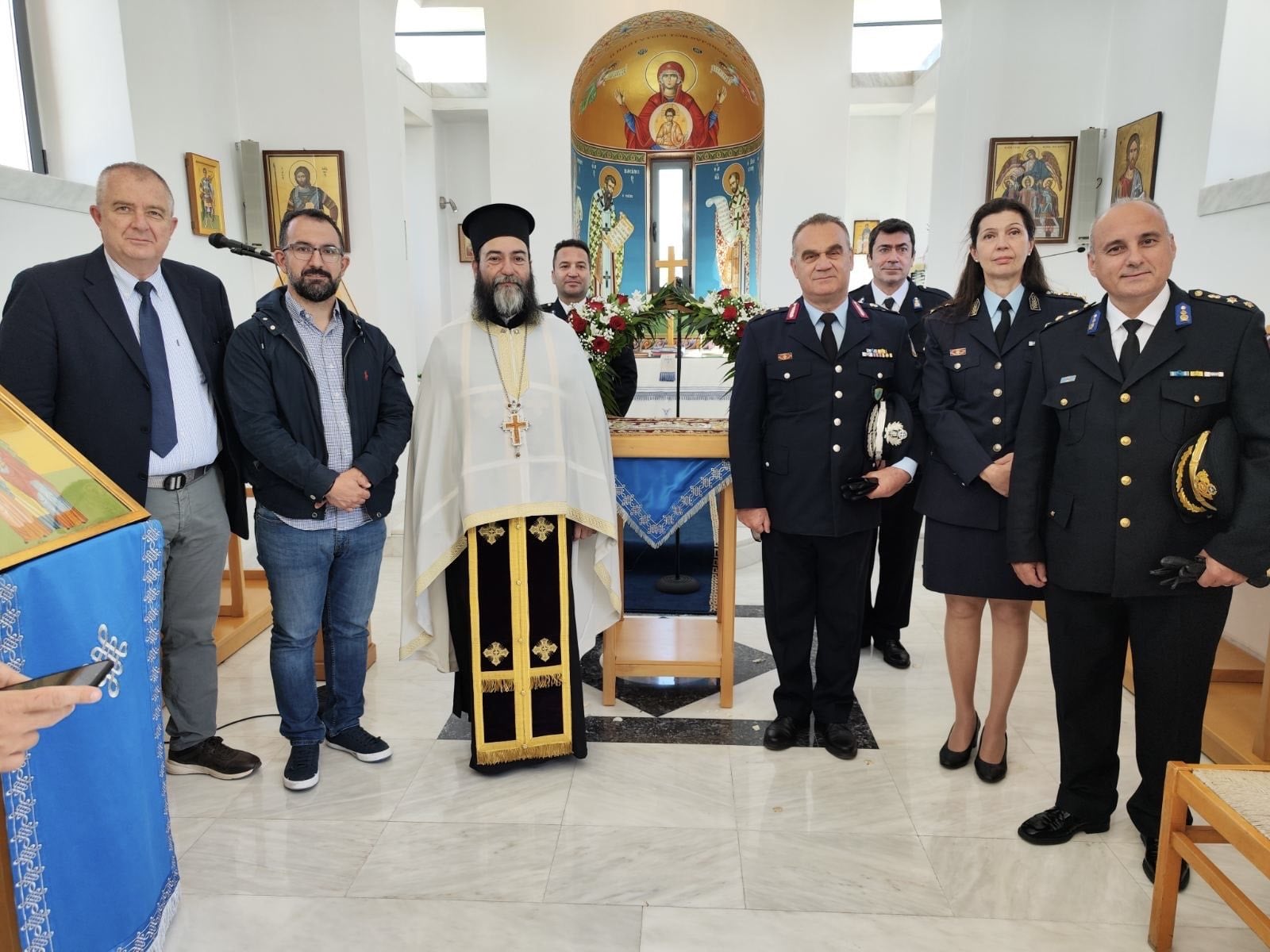Περιφορά επιταφίου στην Διεύθυνση Αστυνόμευσης Αερολιμένα Αθηνών - Ε.Α ...